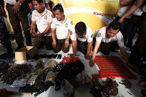 Handheld Radio Using Bilibid Frequency Seized In New Raid Gma News Online