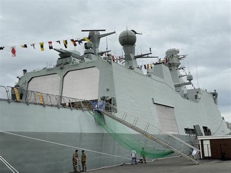 Se Billederne Dansk Krigsskib På Visit I Aalborg Havn