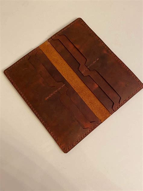 ნატურალური ტყავის საფულე ჩვენთან შეგიძლით შეუკვეთოთ სასურველი ფერი და Leather Bags And