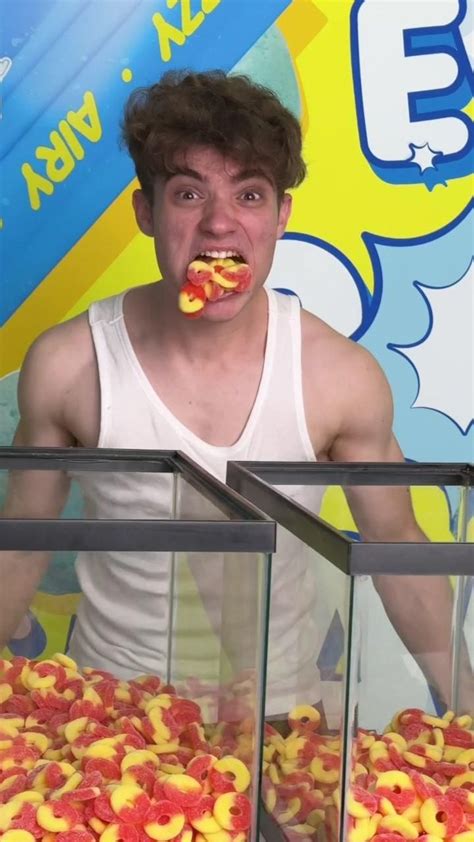 Mini Vs Giant 🤯 Spizee Mukbang Asmr Satisfying Freezedried Candy [video] Army