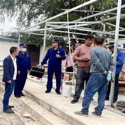 新添镇一施工工地1000多平方米彩钢房被依法拆除！辖区隐患建筑