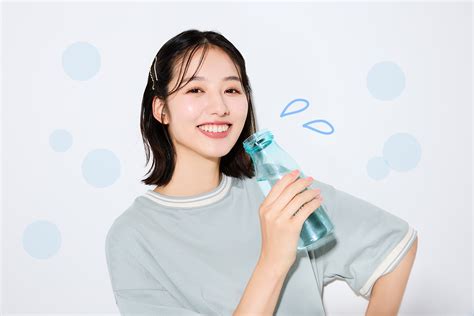 キレイになりたいなら水を飲むべし♡美肌になるための水の飲み方＆オススメの水6選！【管理栄養士監修】 Mismos（ミスモス）