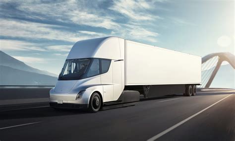Elon Musk 表示特斯拉正在加紧推动「semi」半挂卡车量产计划 Nowre现客