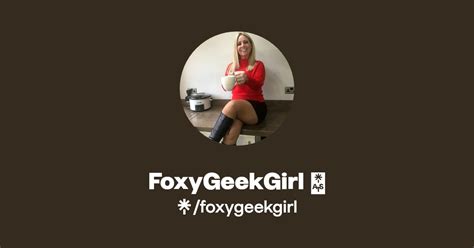 Foxygeekgirl 🦊 Official Tiktok Instagram X Facebook Twitch Linktree