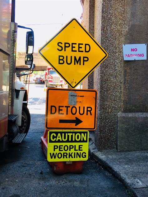 Gender Neutral Construction Signage R Mildlyinteresting