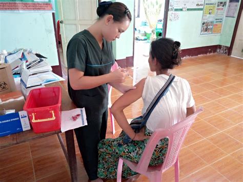 ရှမ်းရွာသစ်မြို့ ကျေးလက်ကျန်းမာရေးဌာနတွင် ကိုယ်ဝန်ဆောင်မိခင်များအား ကျန်းမာရေးစောင့်ရှောက်ပေးမ