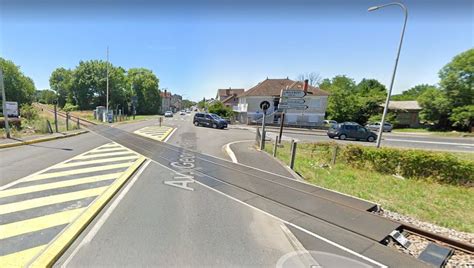 Corrèze Une Voiture Percutée Par Un Train à Un Passage à Niveau à