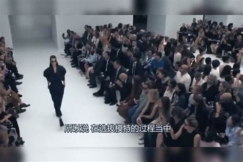 500斤重的超大码模特，走秀时脱下外套，全场男士都欢呼了