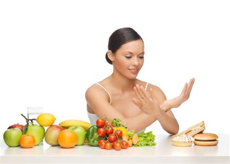 素食主义者图片 白色背景中拒绝不健康食物的美女素材 高清图片 摄影照片 寻图免费打包下载
