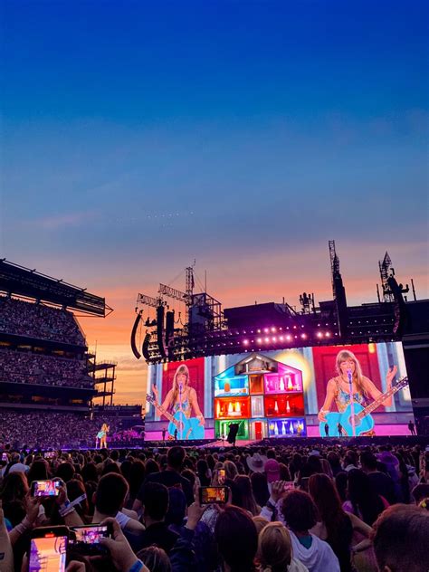 Taylor Swift Performs Lover At Philly Night 2 Of The Eras Tour With A
