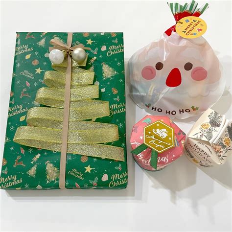 【ダイソー】の材料でクリスマスラッピング術！余った「紙コップ」や「リボン」も大活躍