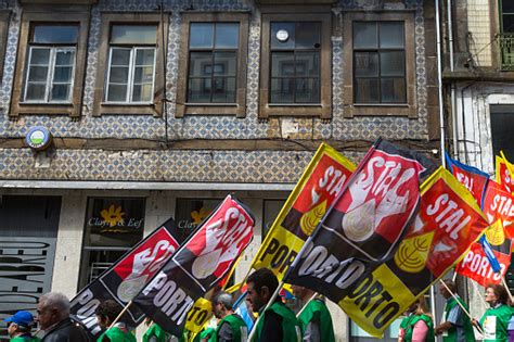 포르토 포르투갈5 월 1 일 2017 축 하의 5 월 하루 Oporto 센터에서 전통적으로 공산주의 파티와 관련 된 포르투갈