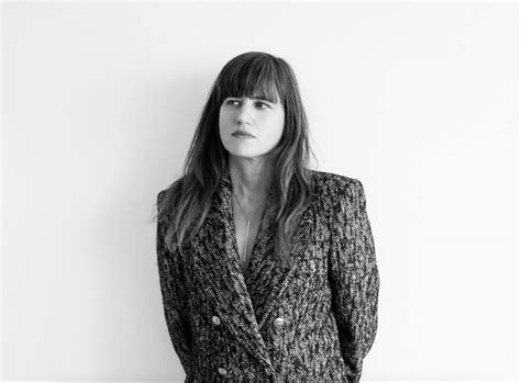 הו כתב עת לספרות משוררים כותבים על הברכה של בבל ספרו החדש של דורי מנור בסדרת ה־21 יערה