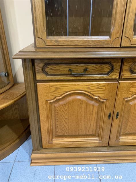 Втрина сервант креденс книжков шафа шкаф 12 000 грн Меблі для