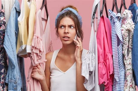 Girl Not Wear Clothes Pictures Freepik