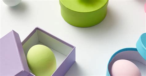 계란 껍질 국화 꽃 꽃 장식 다채로운 미학 다채로운 포장 단순한 우아함 닫힌 상자 미니멀리스트 스타일 박스 봄