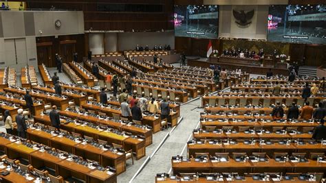 MK Bukan Keranjang Sampah Pemilu DPR Jangan Diam Saja Dong