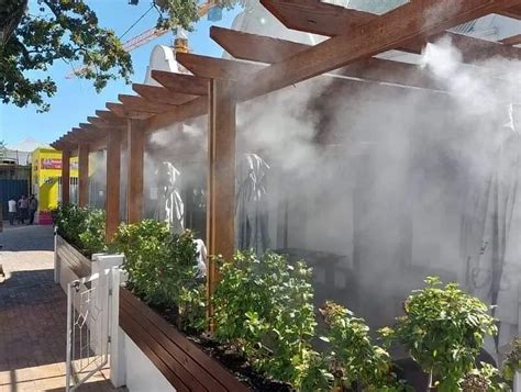 چگونه مه‌پاش می‌تواند زندگی شما را متحول کند؟ از خنک‌سازی تا زیبایی فضای بیرونی