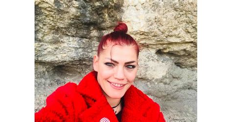 Жана първа дружка с Капчикова