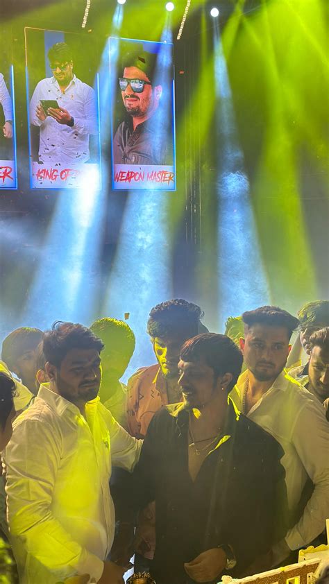 💫👑 Mayur Gholap Mg 💫🦅 👑माहौल बन ही जाता है जब सभी कलेजे टुकड़े एक साथ