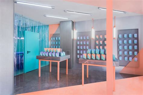 Masquespacio Creates Clashing Interior For A Phone Repair Shop In Valencia