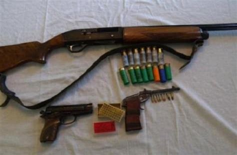 Заловиха дядо с незаконни оръжия и боеприпаси в село Аспарухово