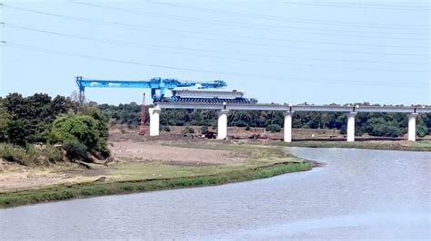 Bullet Train बुलेट ट्रेनसाठी पूर्णा नदीवर ३६० मीटर रेल्वेपूल तयार