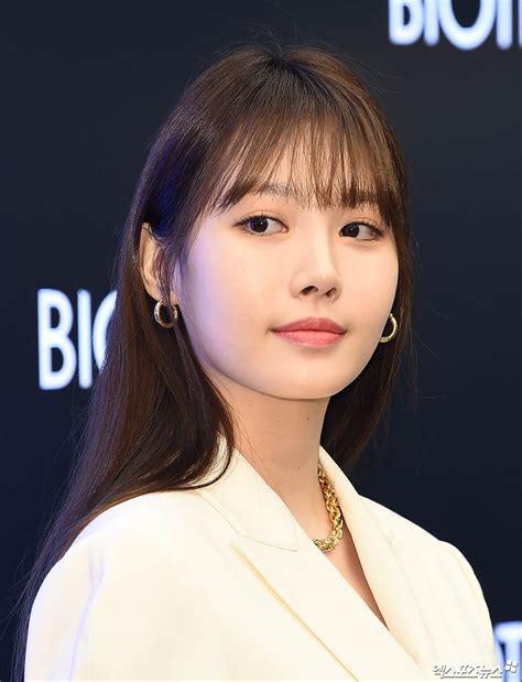 엑스포츠뉴스 유라 물오른 미모 20200117 비오템 신제품 론칭 기념 팝업스토어 행사 Facebook