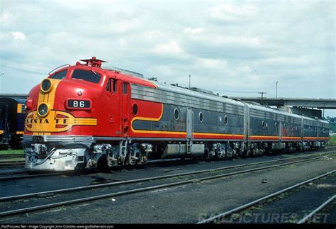 Railpictures Net Photo Atsf 86 Atchison Topeka And Santa Fe Atsf Emd E8 A At Kansas City