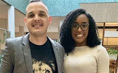 Morreu como herói diz cantora que teve marido afogado ao tentar