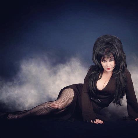 Elvira Mistress Of The Dark The Art Of Cosplay