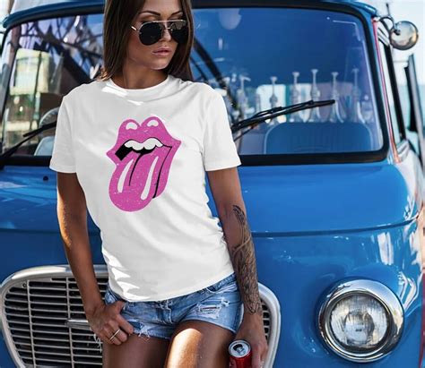 Remera Corta Rolling Viene Lengua En Cuatro Coolores Distrito Moda