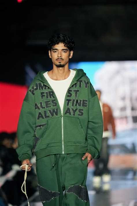 [gambar] Sekitar Pertunjukan Fesyen Terbesar Oleh Ashraf Anuar Pemilik Jenama Svg Worldwide