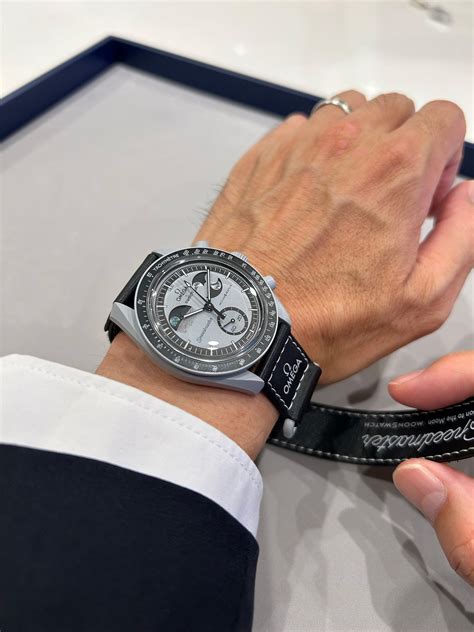 Omega X Swatch 最新力作「mission To Earthphase」moonswatch 驚喜登場！這一次的主角不是月亮，讓