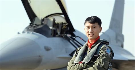 2013 탑건에 Kf 16 조종사 김태석 소령