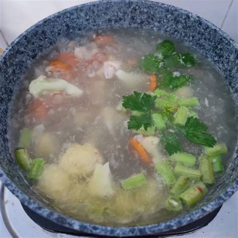 Resep Sup Ayam Bunga Kol Wortel Kubis Sederhana Rumahan Di Yummy App