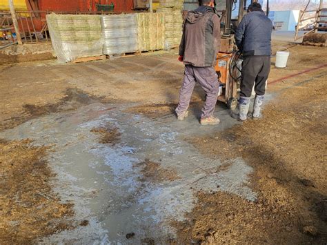 애그리로보텍 애그리로보텍에서 공급하고 있는 네델란드 렐리사의 로봇착유기제품명 애스트로넛 5의