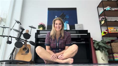 Easy Yoga Every Day 15 Minutes With Marlingyoga Day 1792 Youtube