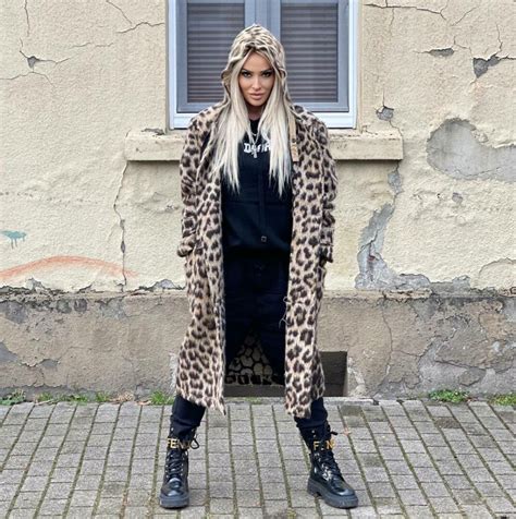 Cora Schumacher și A Făcut Cont Pe Onlyfans La 46 De Ani Fosta Soție