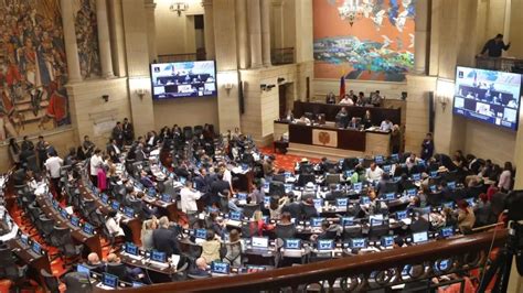Reforma A La Salud En Colombia Entre El Fortalecimiento De La Atención