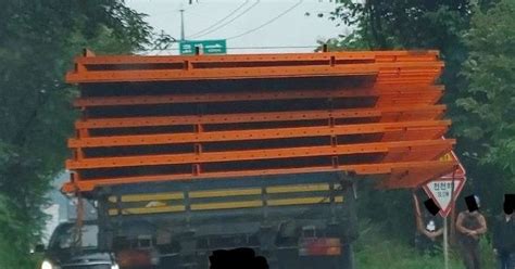 화물 적재 이대로 괜찮나김포 도로 위협하는 트럭