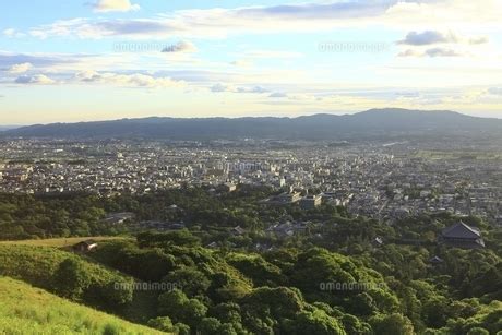 若草山より奈良市街の夕景の写真素材 FYI04952450 ストックフォトのamanaimages PLUS