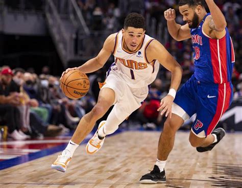 Nba》布克半場轟21分 太陽橫掃活塞續居西區龍頭 體育 中時