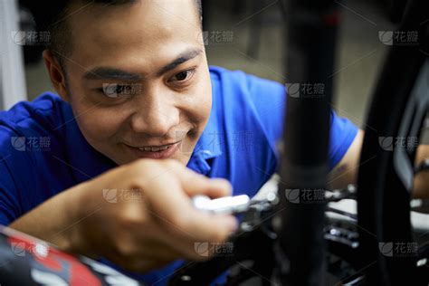 工作繁忙的技术员