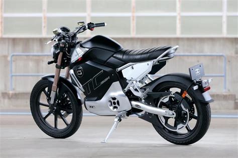 At普通二輪免許で乗れる電動スポーツバイク Super Soco「tc Max」【試乗インプレ・車両解説】（2020年） 12