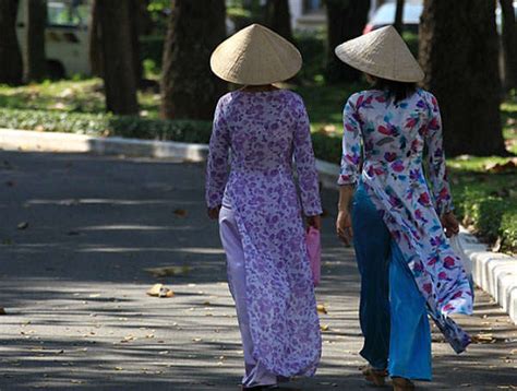 越南美女演绎国服奥黛的万千风情 旅游频道 凤凰网
