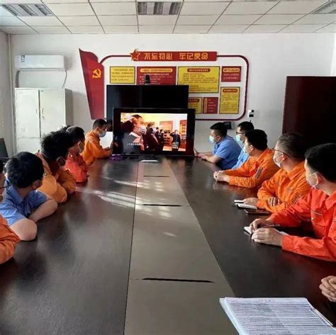 观看“最美铁路人”王久军专题片，干部职工有话说建设榜样乌鲁木齐