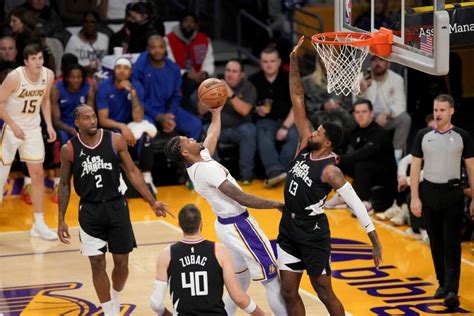 Lebron James Scores 25 Points Lakers Hold Off Clippers 106103 To Snap