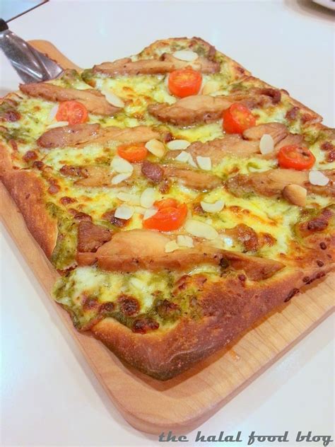 Pizza Hut Signature Series Pesto Gusto And Wild About Mushrooms The