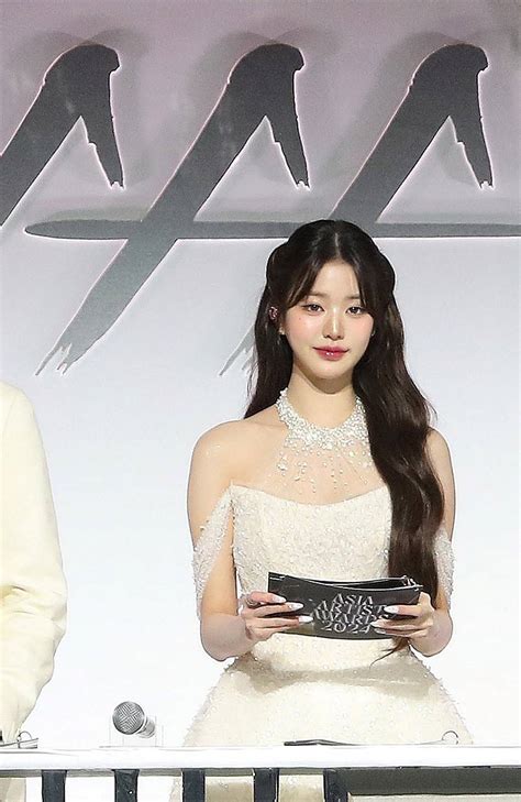 아이브 장원영 4년 연속 Mc 활약 “자랑스러운 아티스트 되고 싶어” Aaa 2024